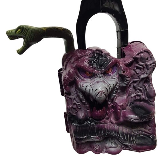 Mattel | Toys | Vintage 984 Motu Snake Mountain Skeletor Lair Shell ...